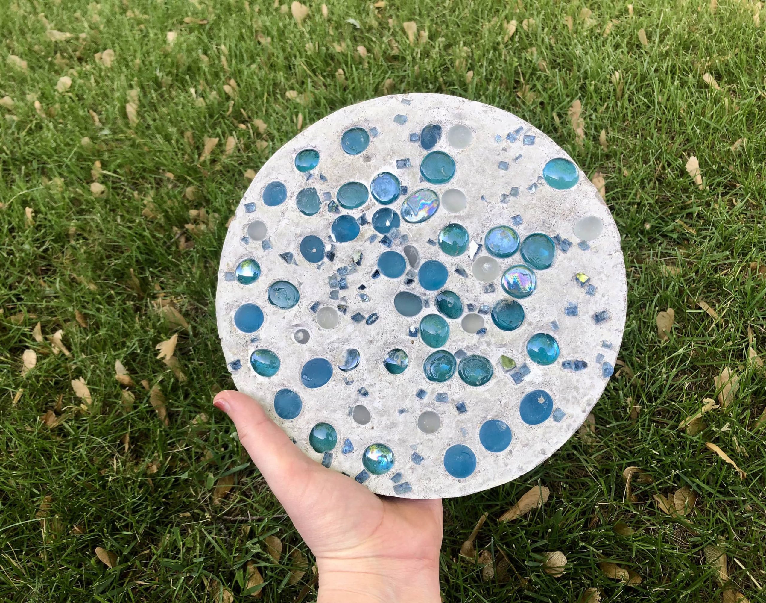 DIY Garden Stepping Stones - Midwest Sister